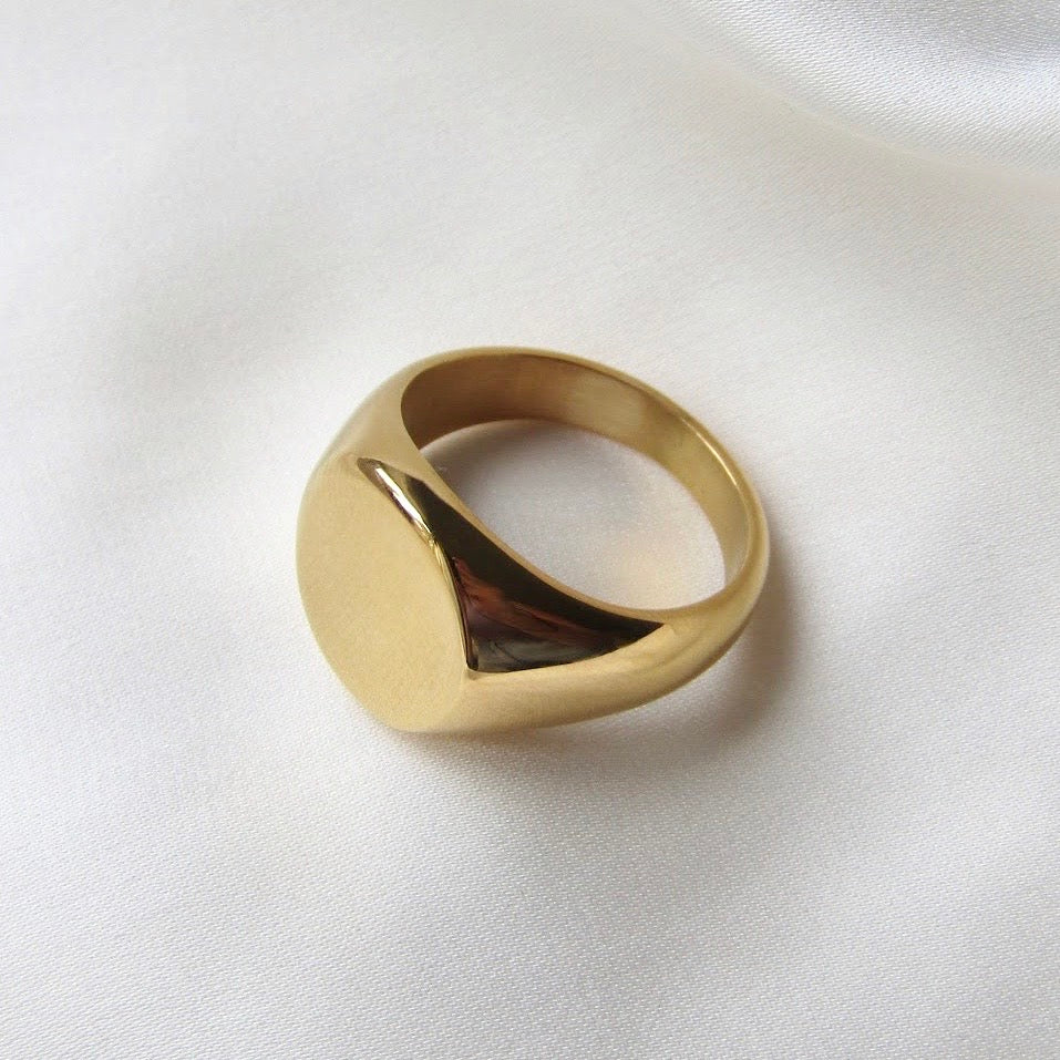 Gold Signet Ring – chloe james